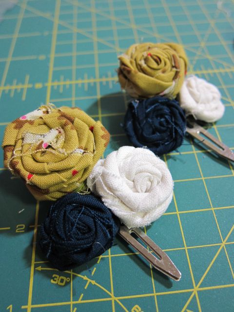 Tutorial: Fabric Rosette Barrette