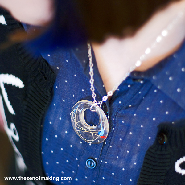 Tutorial: Resin Sewing Thread and Embroidery Floss Pendants